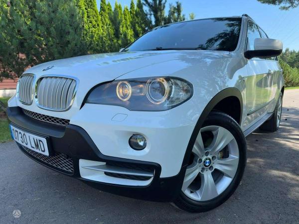 White BMW X5 2009 in Vilnius, with an engine capacity of 2.99 L and mileage of 230 thousand km for 9950 €, photo 1 on AUTOMOTO.COM.LV