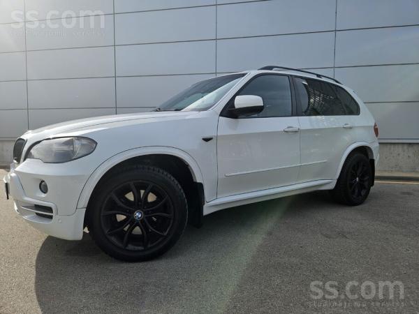White BMW X5 2009 in Riga, with an engine capacity of 3.00 L and mileage of 0 thousand km for 7950 €, photo 3 on AUTOMOTO.COM.LV