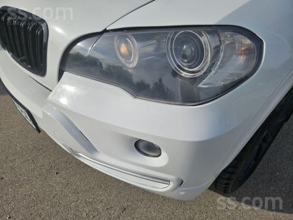White BMW X5 2009 in Riga, with an engine capacity of 3.00 L and mileage of 0 thousand km for 7950 €, photo 9 on AUTOMOTO.COM.LV