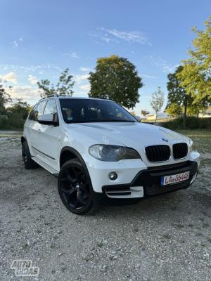 White BMW X5 2009 in Marijampole, with an engine capacity of 3.00 L and mileage of 332 thousand km for 6900 €, photo  on AUTOMOTO.COM.LV