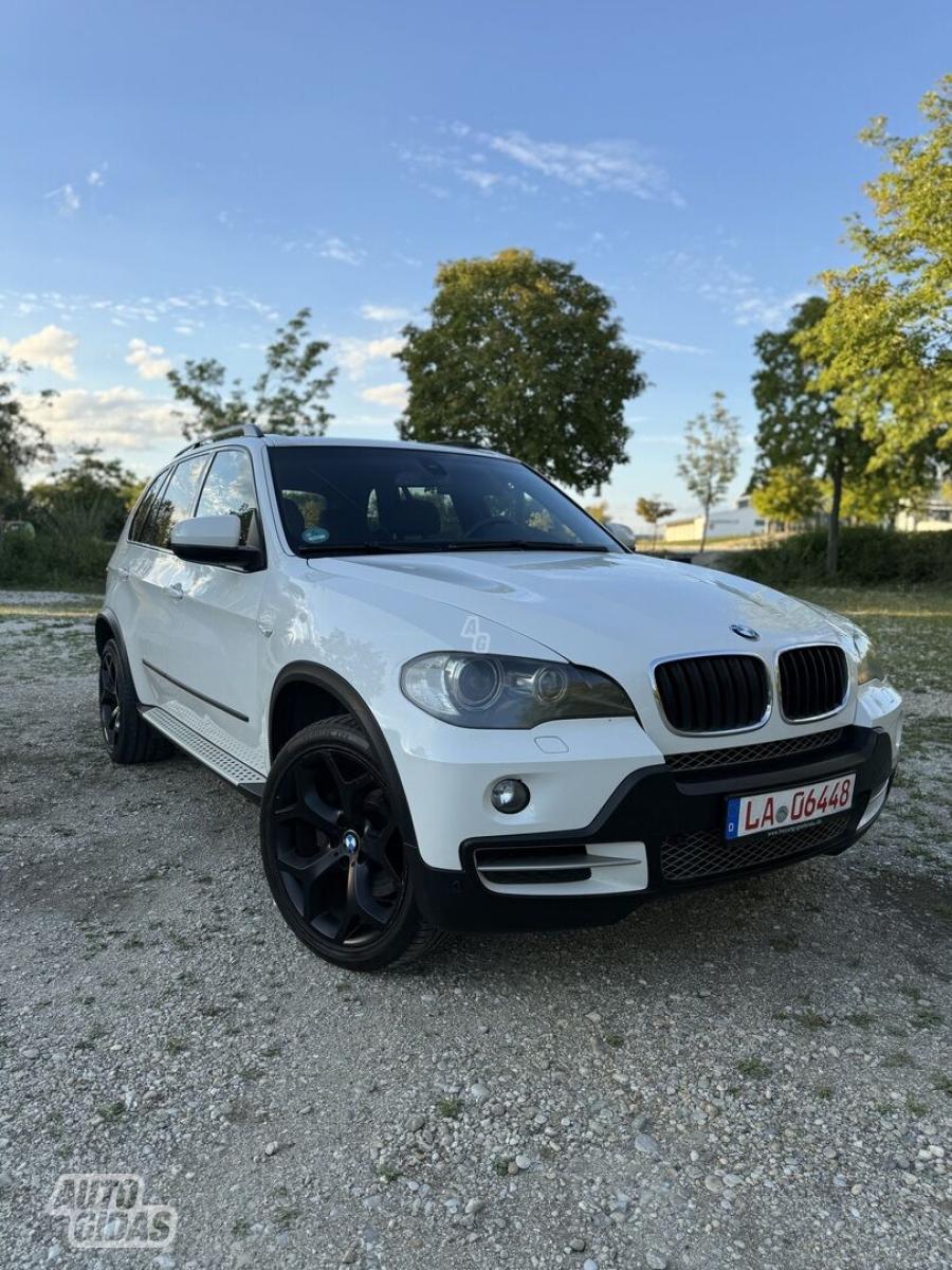 Balts BMW X5 2009 Marijampole, ar dzinēja tilpumu 3.00 L un nobraukumu 332 tūkst. km par 6900 €, foto 1 vietnē AUTOMOTO.COM.LV