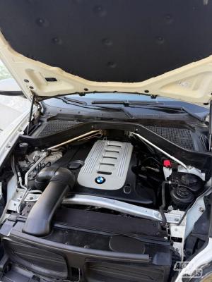 Balts BMW X5 2009 Marijampole, ar dzinēja tilpumu 3.00 L un nobraukumu 332 tūkst. km par 6900 €, foto 16 vietnē AUTOMOTO.COM.LV