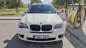 White BMW X5 2009 in Kaunas, with an engine capacity of 3.00 L and mileage of 326 thousand km for 7800 €, photo 3 on AUTOMOTO.COM.LV