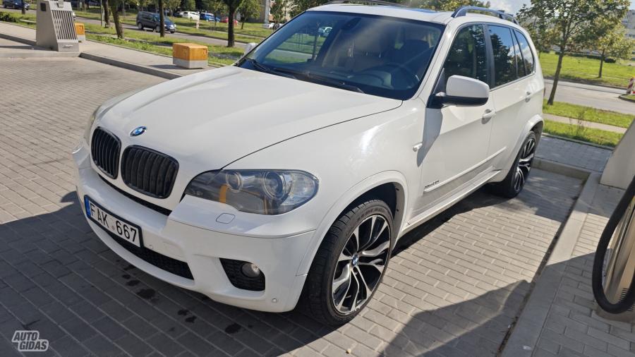 White BMW X5 2009 in Kaunas, with an engine capacity of 3.00 L and mileage of 326 thousand km for 7800 €, photo 4 on AUTOMOTO.COM.LV