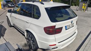 White BMW X5 2009 in Kaunas, with an engine capacity of 3.00 L and mileage of 326 thousand km for 7800 €, photo 6 on AUTOMOTO.COM.LV