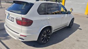 White BMW X5 2009 in Kaunas, with an engine capacity of 3.00 L and mileage of 326 thousand km for 7800 €, photo 7 on AUTOMOTO.COM.LV