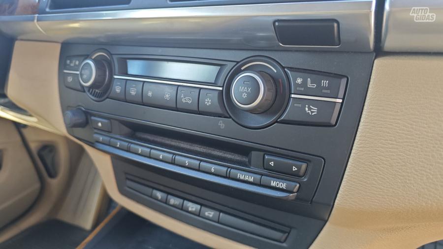 White BMW X5 2009 in Kaunas, with an engine capacity of 3.00 L and mileage of 326 thousand km for 7800 €, photo 10 on AUTOMOTO.COM.LV