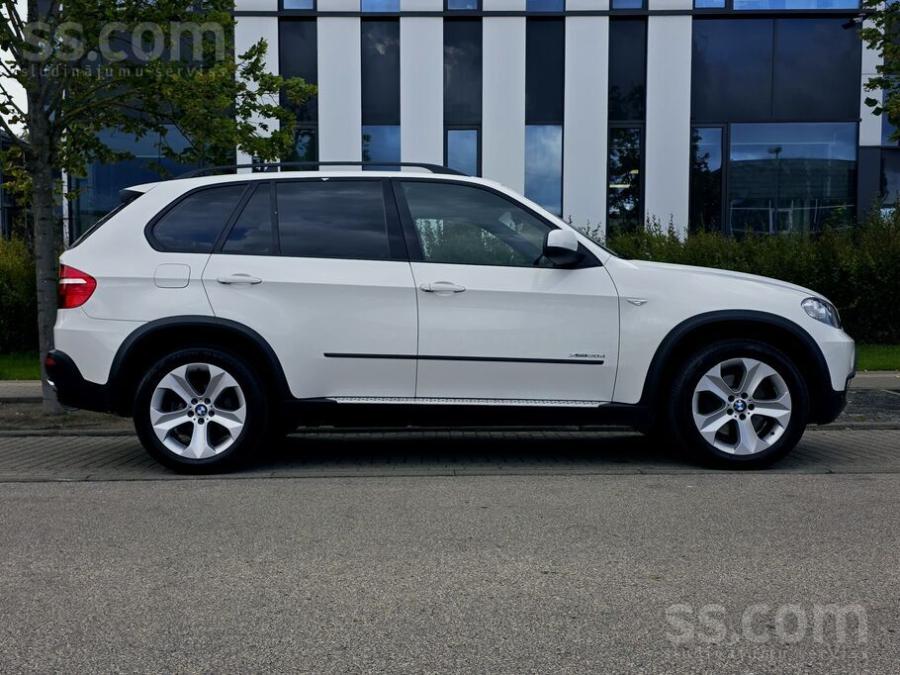 White BMW X5 2009 in Riga, with an engine capacity of 3.00 L and mileage of 358 thousand km for 8400 €, photo 5 on AUTOMOTO.COM.LV