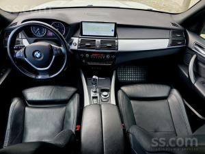 White BMW X5 2009 in Riga, with an engine capacity of 3.00 L and mileage of 358 thousand km for 8400 €, photo 7 on AUTOMOTO.COM.LV