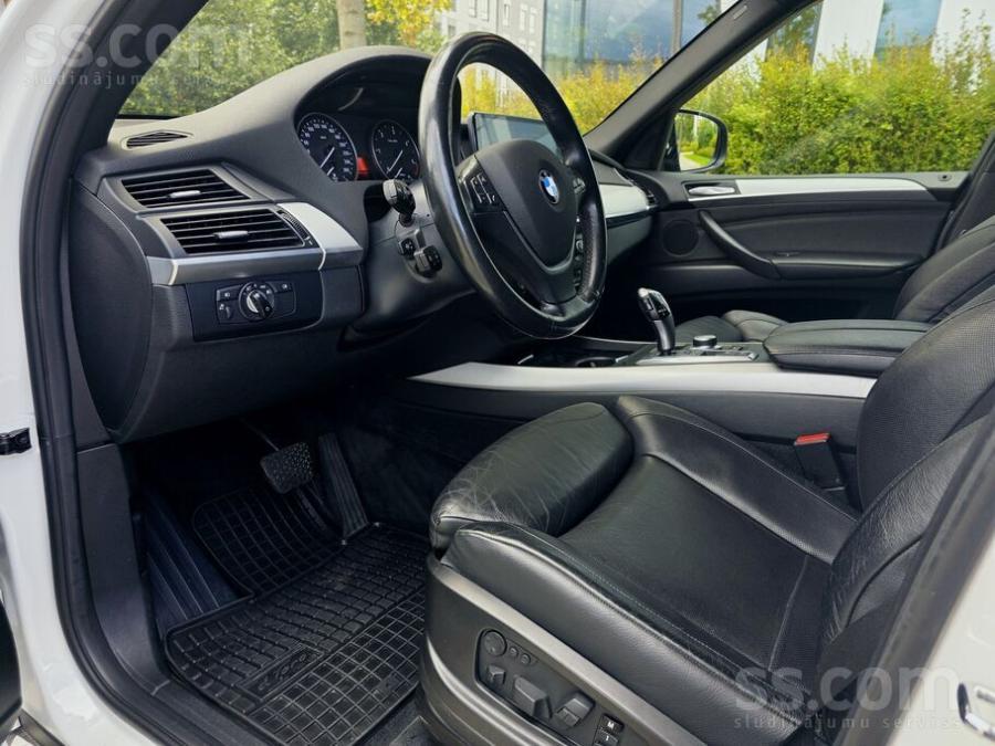 White BMW X5 2009 in Riga, with an engine capacity of 3.00 L and mileage of 358 thousand km for 8400 €, photo 9 on AUTOMOTO.COM.LV