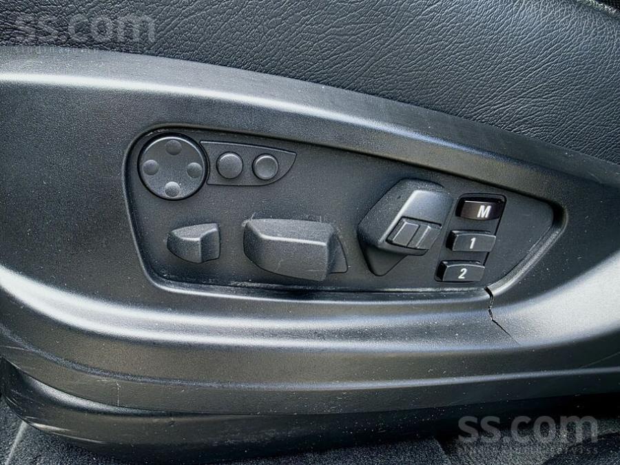 White BMW X5 2009 in Riga, with an engine capacity of 3.00 L and mileage of 358 thousand km for 8400 €, photo 10 on AUTOMOTO.COM.LV