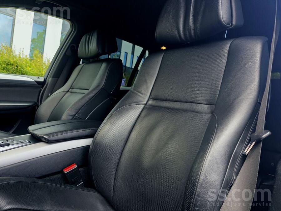 White BMW X5 2009 in Riga, with an engine capacity of 3.00 L and mileage of 358 thousand km for 8400 €, photo 12 on AUTOMOTO.COM.LV