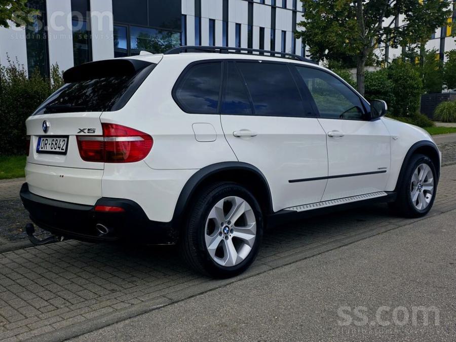 White BMW X5 2009 in Riga, with an engine capacity of 3.00 L and mileage of 358 thousand km for 8400 €, photo 14 on AUTOMOTO.COM.LV