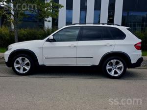 White BMW X5 2009 in Riga, with an engine capacity of 3.00 L and mileage of 358 thousand km for 8400 €, photo 17 on AUTOMOTO.COM.LV