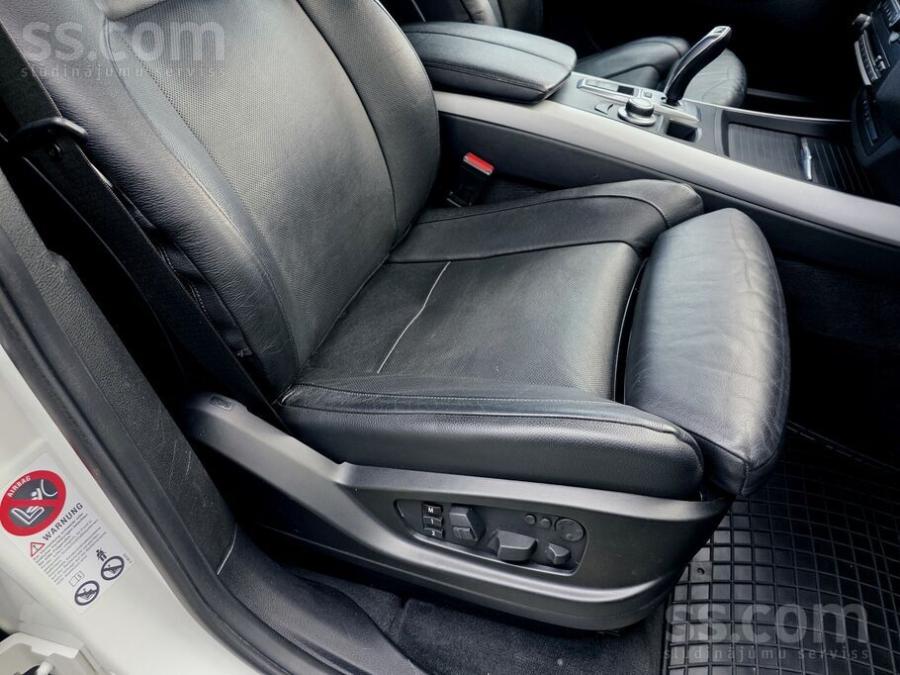 White BMW X5 2009 in Riga, with an engine capacity of 3.00 L and mileage of 358 thousand km for 8400 €, photo 25 on AUTOMOTO.COM.LV