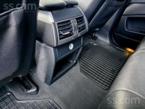 White BMW X5 2009 in Riga, with an engine capacity of 3.00 L and mileage of 358 thousand km for 8400 €, photo 28 on AUTOMOTO.COM.LV