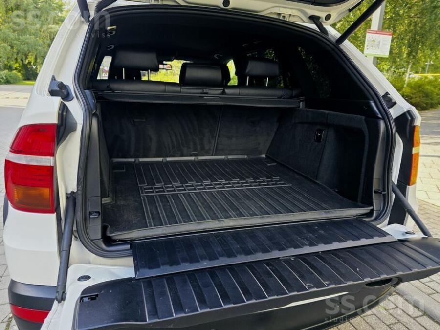 White BMW X5 2009 in Riga, with an engine capacity of 3.00 L and mileage of 358 thousand km for 8400 €, photo 33 on AUTOMOTO.COM.LV