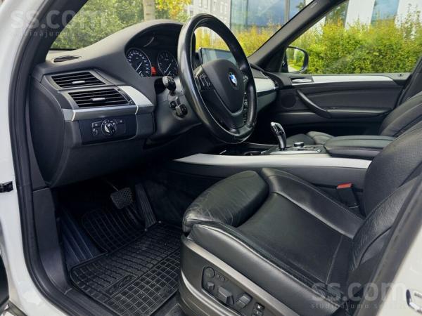 Белый БМВ Х5 2009 в Рига, объемом двигателя 3.00 л и пробегом 358 тыс. км за 8400 €, фото 9 на AUTOMOTO.COM.LV