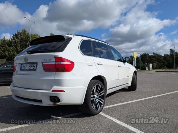 Balts BMW X5 2009 Tallina, ar dzinēja tilpumu 3.00 L un nobraukumu 281 tūkst. km par 10999 €, foto 5 vietnē AUTOMOTO.COM.LV