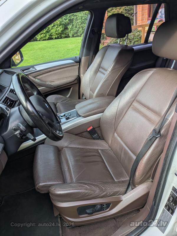 Balts BMW X5 2009 Tallina, ar dzinēja tilpumu 3.00 L un nobraukumu 281 tūkst. km par 10999 €, foto 8 vietnē AUTOMOTO.COM.LV