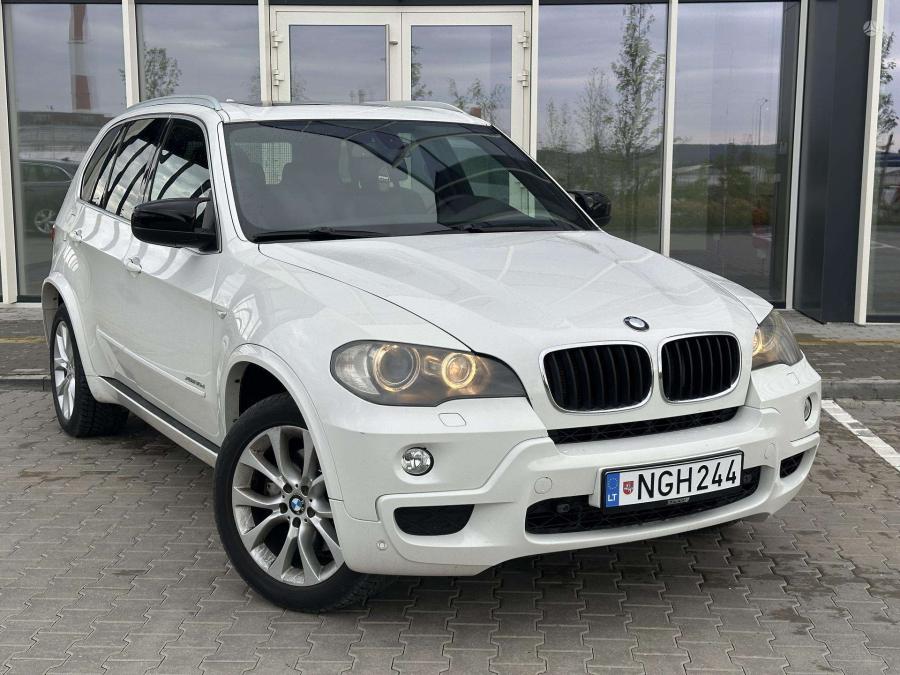 White BMW X5 2009 in Vilnius, with an engine capacity of 2.99 L and mileage of 336 thousand km for 6700 €, photo 1 on AUTOMOTO.COM.LV