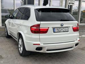 White BMW X5 2009 in Vilnius, with an engine capacity of 2.99 L and mileage of 336 thousand km for 6700 €, photo 5 on AUTOMOTO.COM.LV