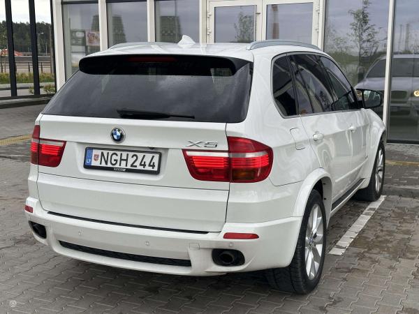 White BMW X5 2009 in Vilnius, with an engine capacity of 2.99 L and mileage of 336 thousand km for 6700 €, photo 7 on AUTOMOTO.COM.LV