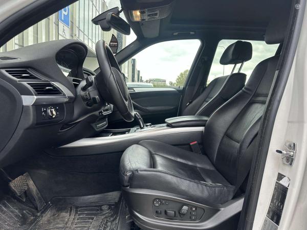 White BMW X5 2009 in Vilnius, with an engine capacity of 2.99 L and mileage of 336 thousand km for 6700 €, photo 9 on AUTOMOTO.COM.LV