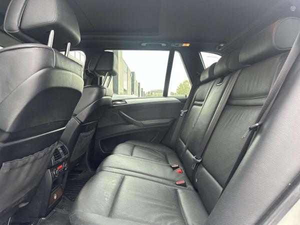 White BMW X5 2009 in Vilnius, with an engine capacity of 2.99 L and mileage of 336 thousand km for 6700 €, photo 10 on AUTOMOTO.COM.LV
