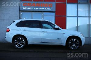 Balts BMW X5 2010 Rīga, ar dzinēja tilpumu 3.00 L un nobraukumu 411 tūkst. km par 9995 €, foto 3 vietnē AUTOMOTO.COM.LV