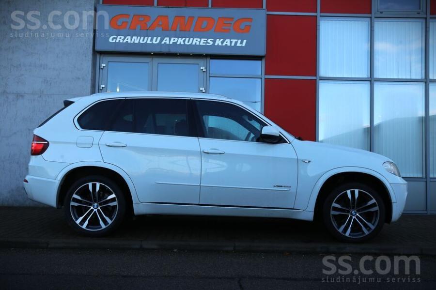 Balts BMW X5 2010 Rīga, ar dzinēja tilpumu 3.00 L un nobraukumu 411 tūkst. km par 9995 €, foto 3 vietnē AUTOMOTO.COM.LV