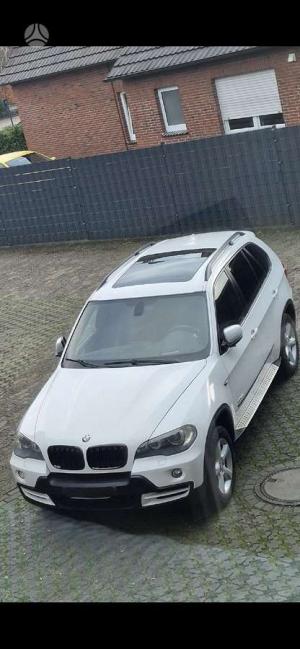 White BMW X5 2010 in Klaipeda, with an engine capacity of 2.99 L and mileage of 352 thousand km for 11800 €, photo 13 on AUTOMOTO.COM.LV