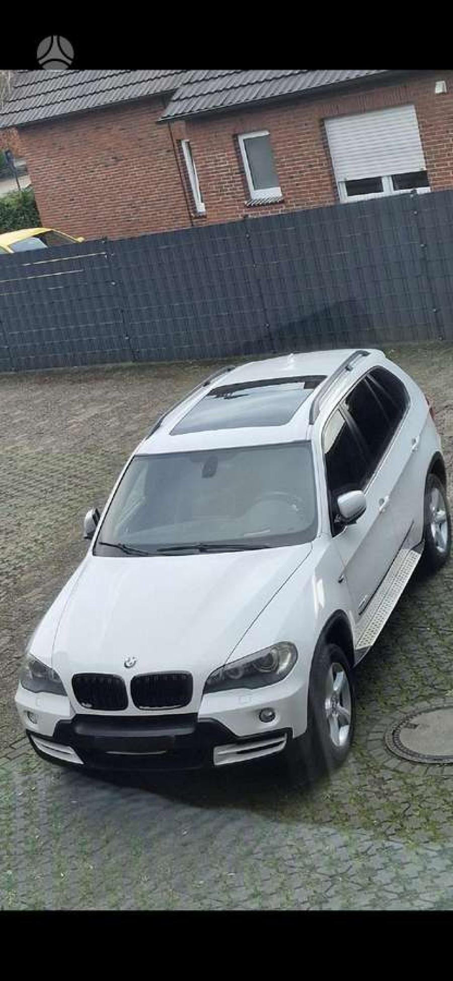 White BMW X5 2010 in Klaipeda, with an engine capacity of 2.99 L and mileage of 352 thousand km for 11800 €, photo 13 on AUTOMOTO.COM.LV