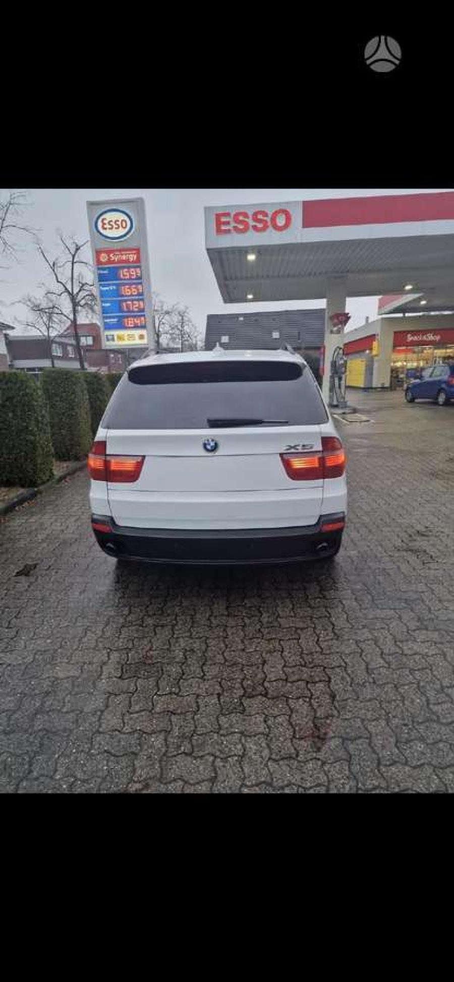 White BMW X5 2010 in Klaipeda, with an engine capacity of 2.99 L and mileage of 352 thousand km for 11800 €, photo 16 on AUTOMOTO.COM.LV