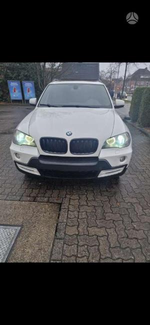 White BMW X5 2010 in Klaipeda, with an engine capacity of 2.99 L and mileage of 352 thousand km for 11800 €, photo 18 on AUTOMOTO.COM.LV