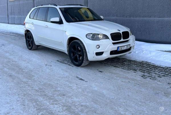 White BMW X5 2010 in Vilnius, with an engine capacity of 2.99 L and mileage of 295 thousand km for 7500 €, photo 4 on AUTOMOTO.COM.LV