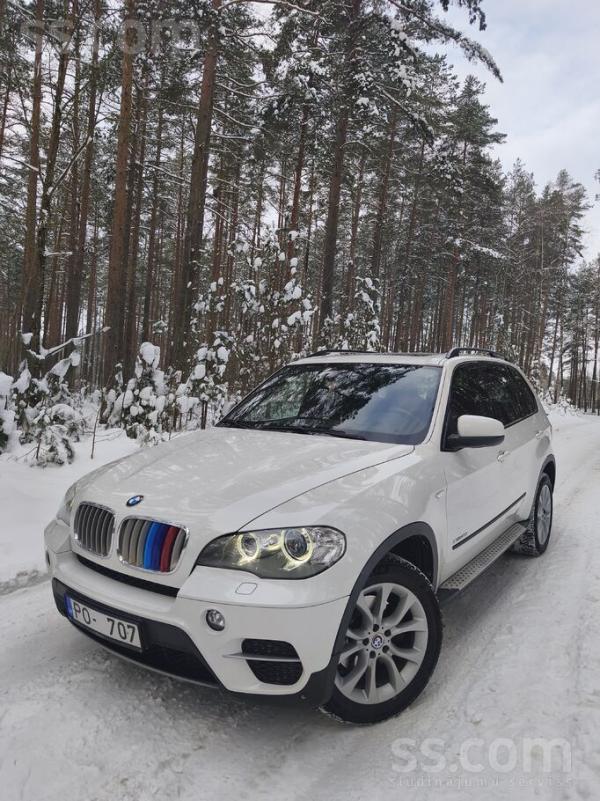 White BMW X5 2010 in Daugavpils, with an engine capacity of 4.00 L and mileage of 379 thousand km for 12666 €, photo 2 on AUTOMOTO.COM.LV