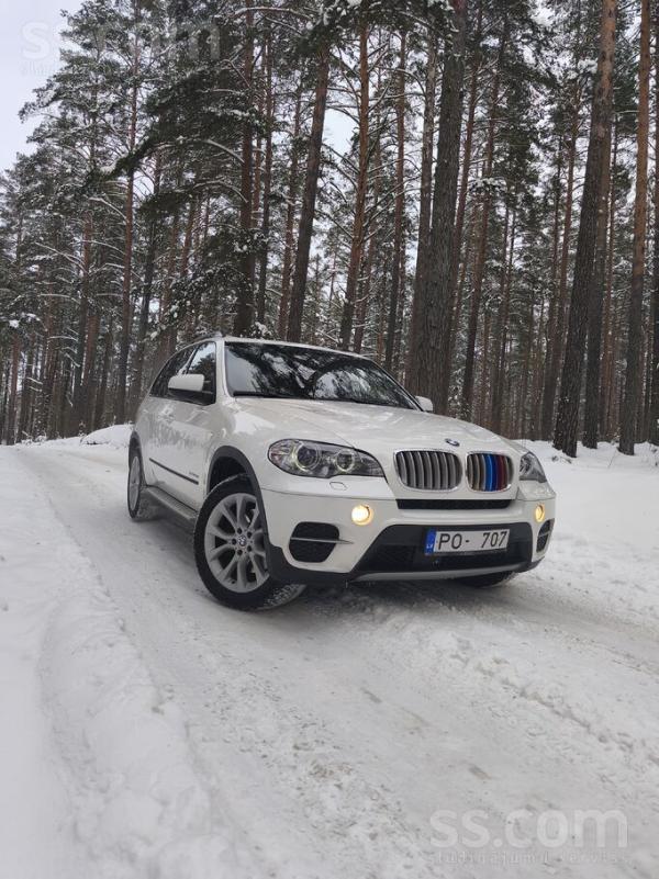 White BMW X5 2010 in Daugavpils, with an engine capacity of 4.00 L and mileage of 379 thousand km for 12666 €, photo 3 on AUTOMOTO.COM.LV