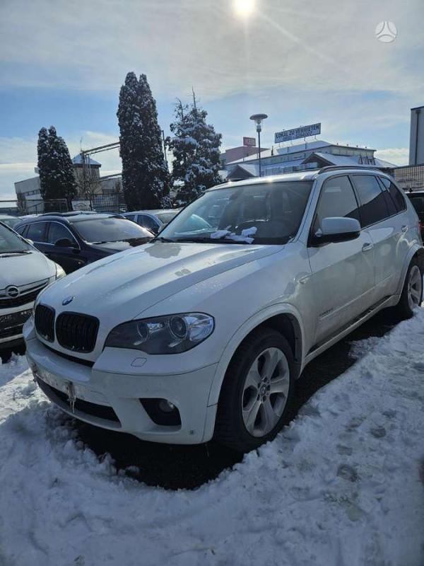 Balts BMW X5 2010 Anykščiai, ar dzinēja tilpumu 3.00 L un nobraukumu 308 tūkst. km par 9700 €, foto 2 vietnē AUTOMOTO.COM.LV