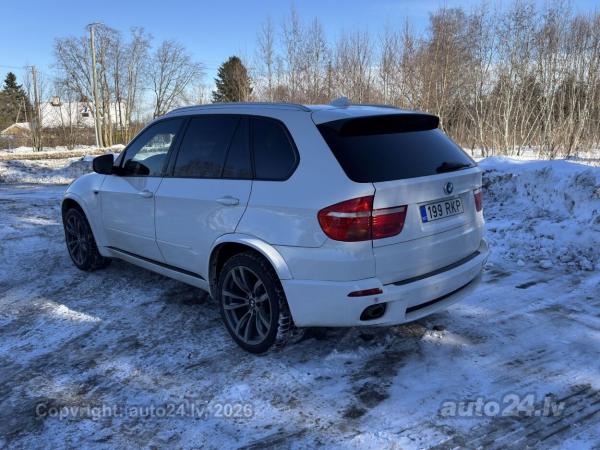 White BMW X5 2010 in Tallinn, with an engine capacity of 3.00 L and mileage of 318 thousand km for 9200 €, photo 3 on AUTOMOTO.COM.LV
