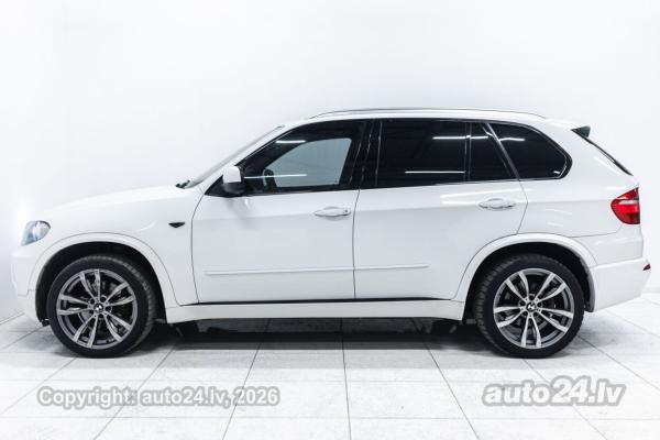 White BMW X5 2010 in Tallinn, with an engine capacity of 3.00 L and mileage of 319 thousand km for 10990 €, photo 10 on AUTOMOTO.COM.LV