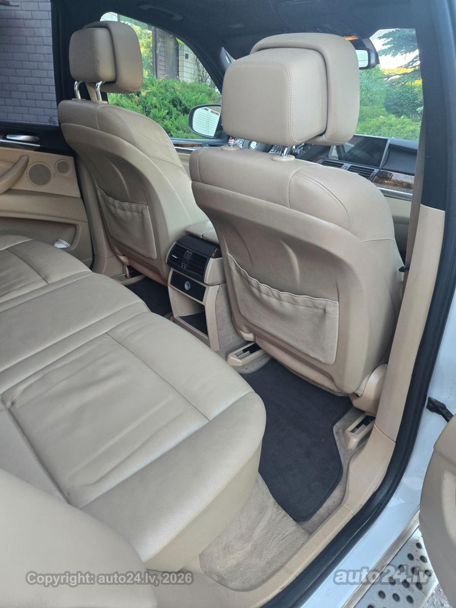White BMW X5 2010 in Tallinn, with an engine capacity of 3.00 L and mileage of 352 thousand km for 9750 €, photo 14 on AUTOMOTO.COM.LV