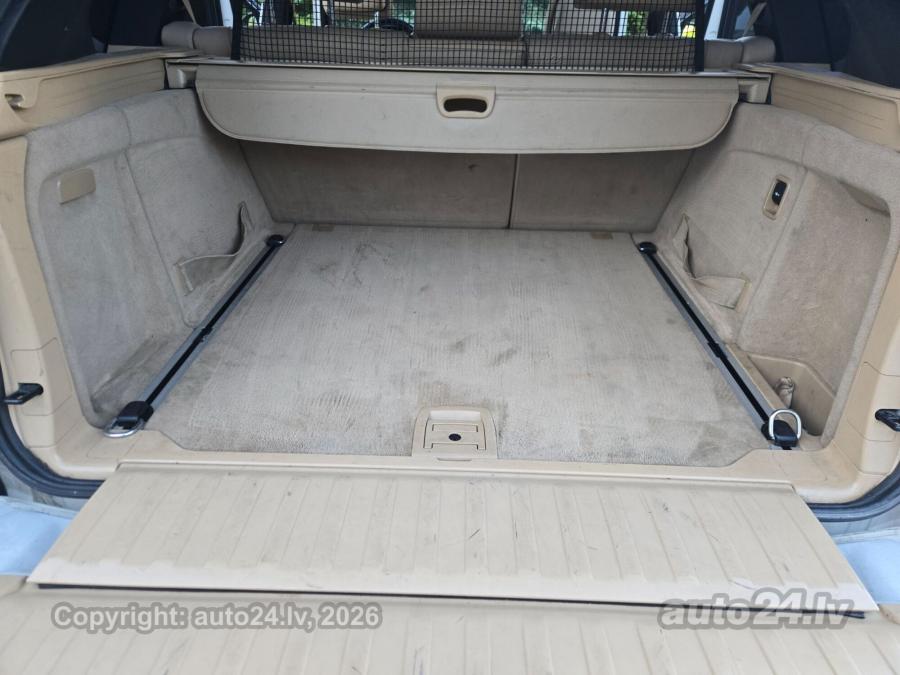 White BMW X5 2010 in Tallinn, with an engine capacity of 3.00 L and mileage of 352 thousand km for 9750 €, photo 15 on AUTOMOTO.COM.LV