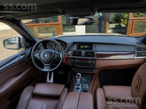 Balts BMW X5 2010 Rīga, ar dzinēja tilpumu 3.00 L un nobraukumu 280 tūkst. km par 12900 €, foto 12 vietnē AUTOMOTO.COM.LV