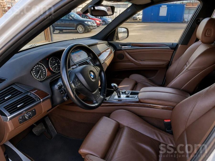 Balts BMW X5 2010 Rīga, ar dzinēja tilpumu 3.00 L un nobraukumu 280 tūkst. km par 12900 €, foto 13 vietnē AUTOMOTO.COM.LV