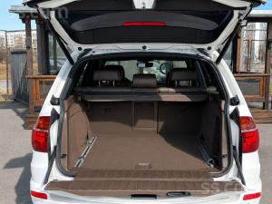 Balts BMW X5 2010 Rīga, ar dzinēja tilpumu 3.00 L un nobraukumu 280 tūkst. km par 12900 €, foto 23 vietnē AUTOMOTO.COM.LV