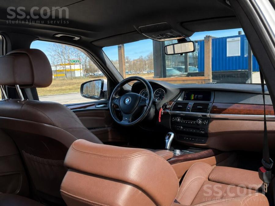 Balts BMW X5 2010 Rīga, ar dzinēja tilpumu 3.00 L un nobraukumu 280 tūkst. km par 12900 €, foto 25 vietnē AUTOMOTO.COM.LV