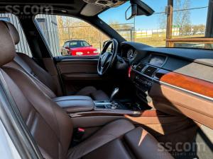 Balts BMW X5 2010 Rīga, ar dzinēja tilpumu 3.00 L un nobraukumu 280 tūkst. km par 12900 €, foto 26 vietnē AUTOMOTO.COM.LV