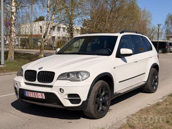 Balts BMW X5 2010 Liepāja, ar dzinēja tilpumu 3.00 L un nobraukumu 262 tūkst. km par 10500 €, foto 3 vietnē AUTOMOTO.COM.LV