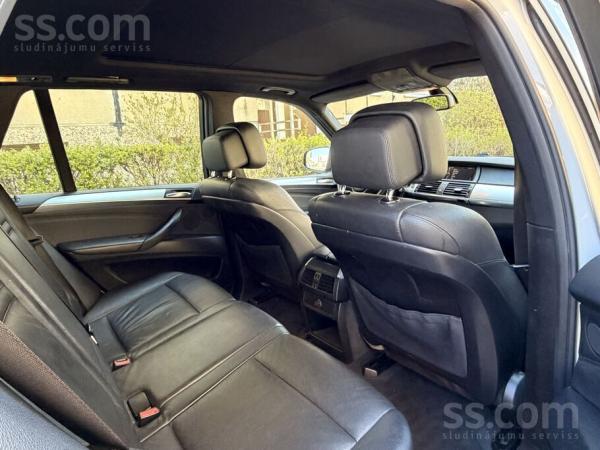 Balts BMW X5 2010 Liepāja, ar dzinēja tilpumu 3.00 L un nobraukumu 262 tūkst. km par 10500 €, foto 9 vietnē AUTOMOTO.COM.LV